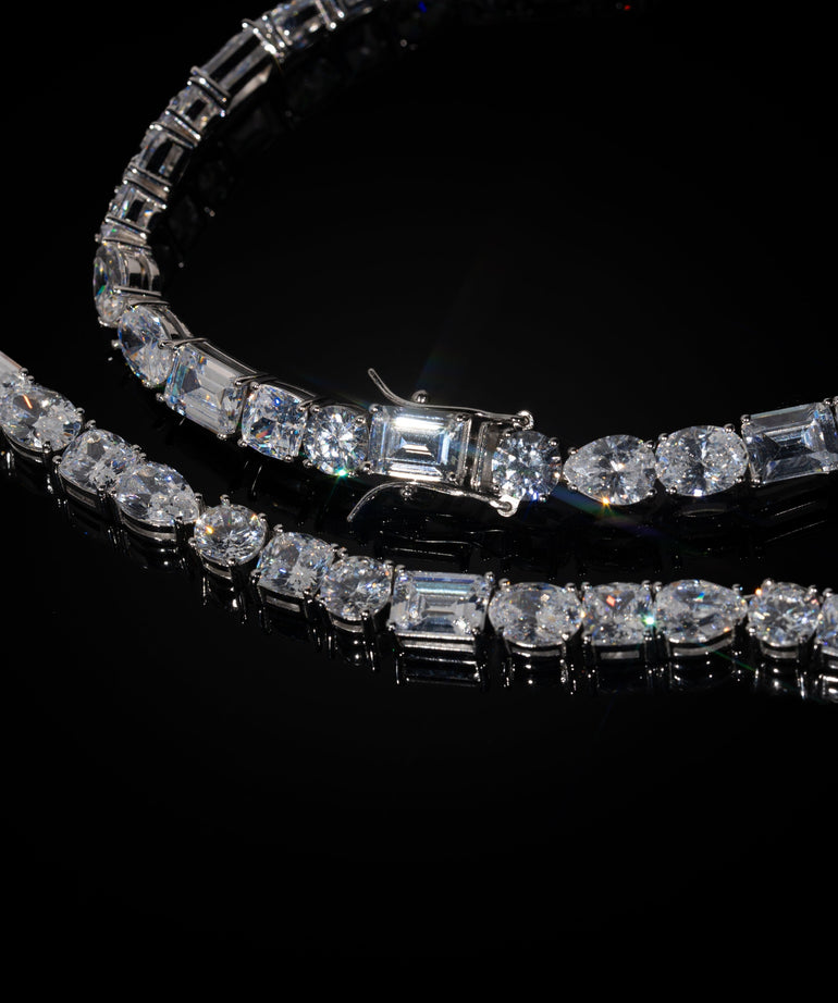 Chains – Iced London